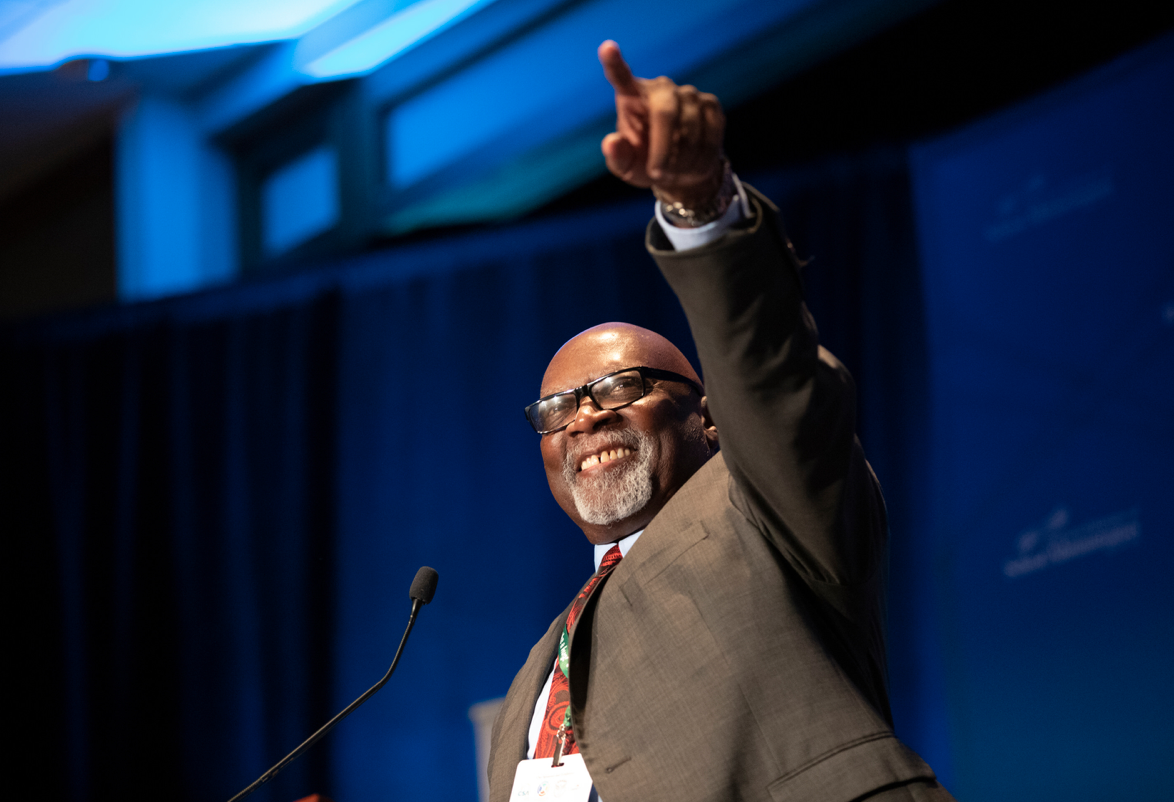 Logan to Receive Honorary Degree from SUNY Cortland | Organization of ...